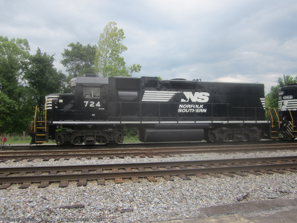 NS 724